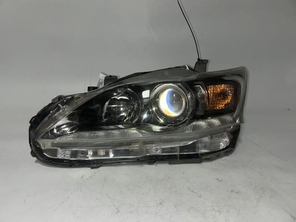 2015 Lexus CT200h Halogen Driver Side HeadLight Assembly OEM ...